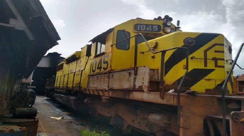 CVG Ferrominera Workers Refurbish Locomotives with National Labor and ...