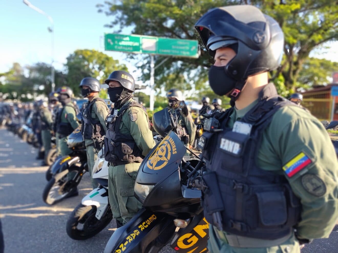 Seven Individuals with Ties to Colombian Paramilitary Gangs Captured in ...