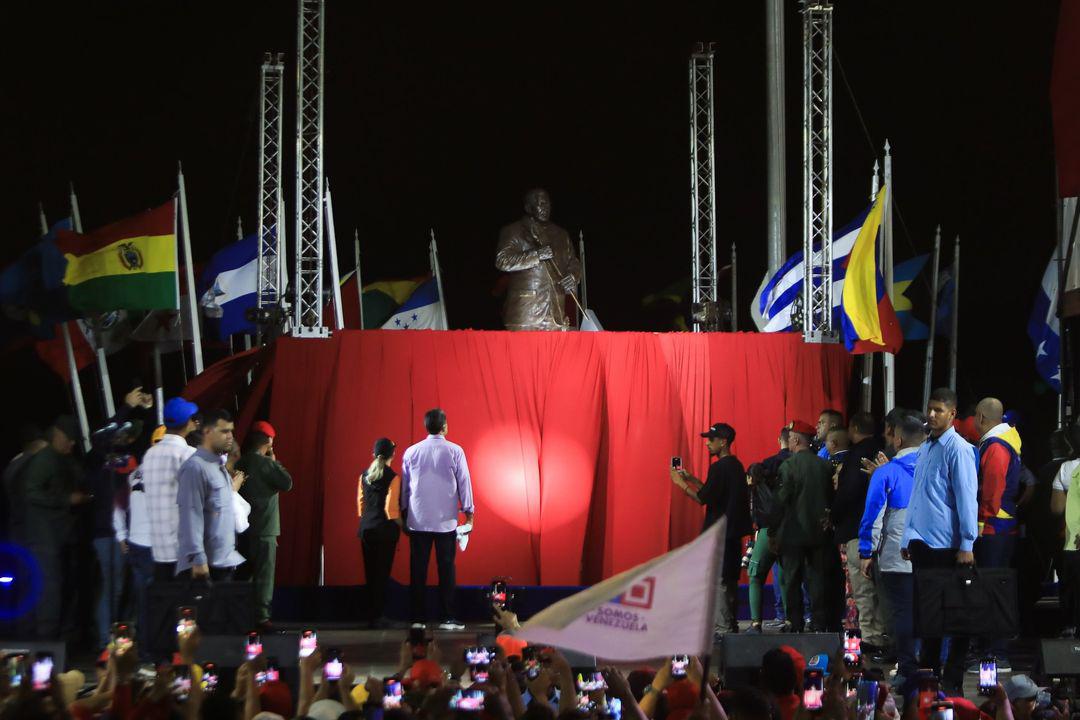 New Statue of Hugo Chávez Inaugurated in La Guaira State – Orinoco ...