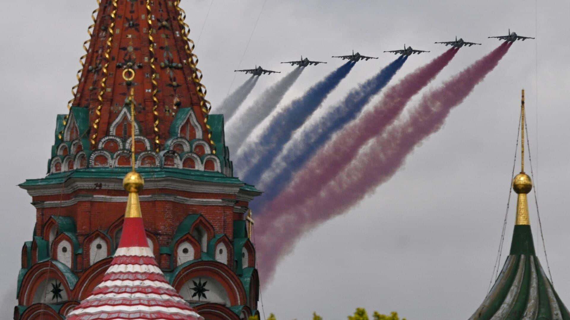 SU-25 attack aircraft at the military parade on Red Square in Moscow ...