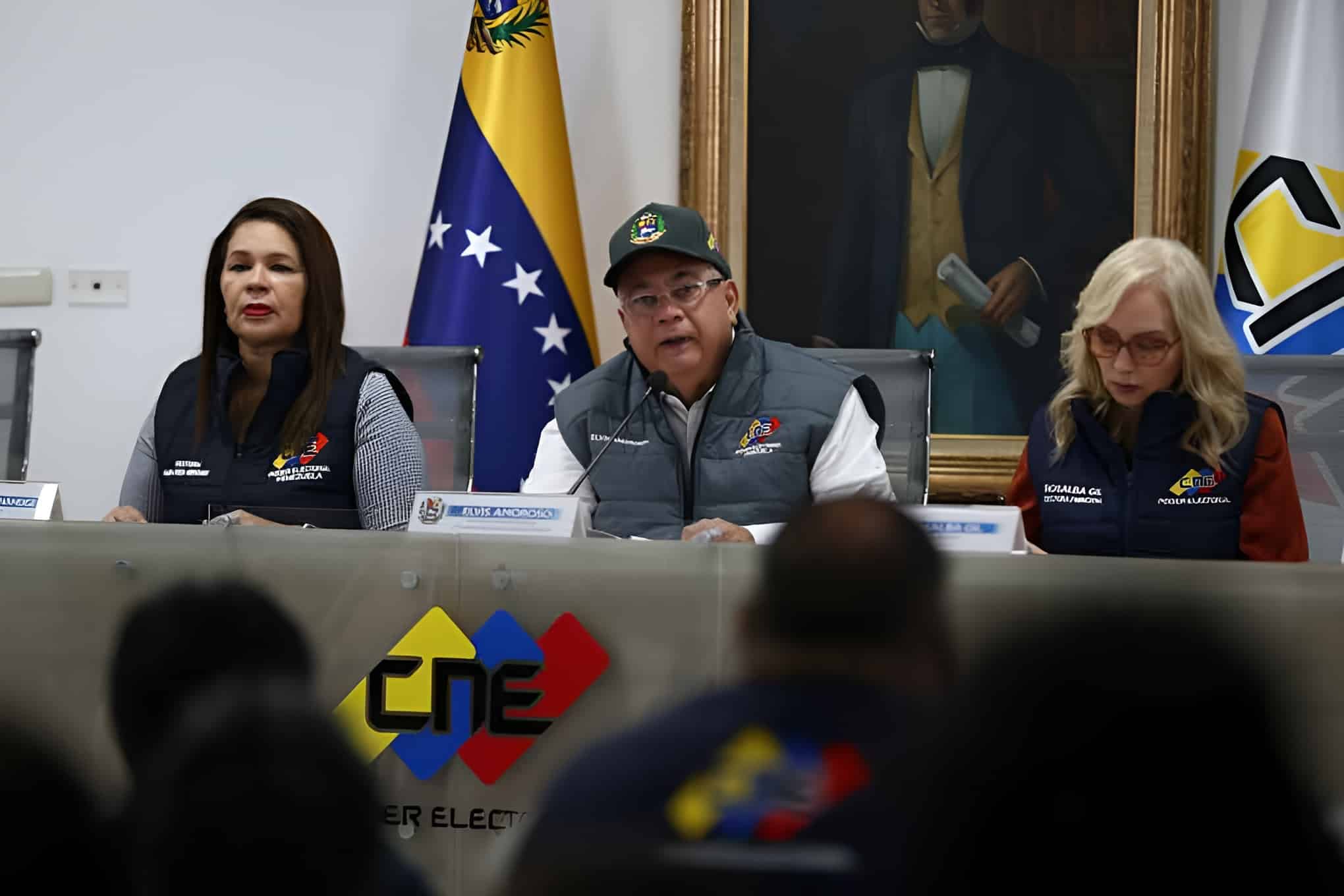 Venezuelan National Electoral Council president, Elvis Amoroso, issues ...