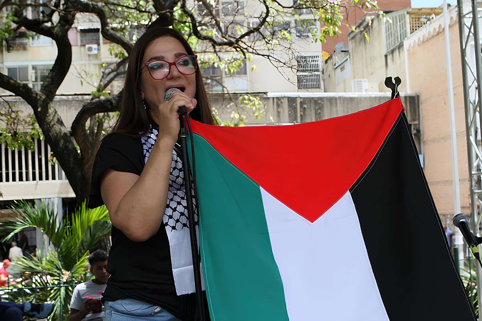 Venezuelan activist Hindu Anderi at a Palestine solidarity event in ...